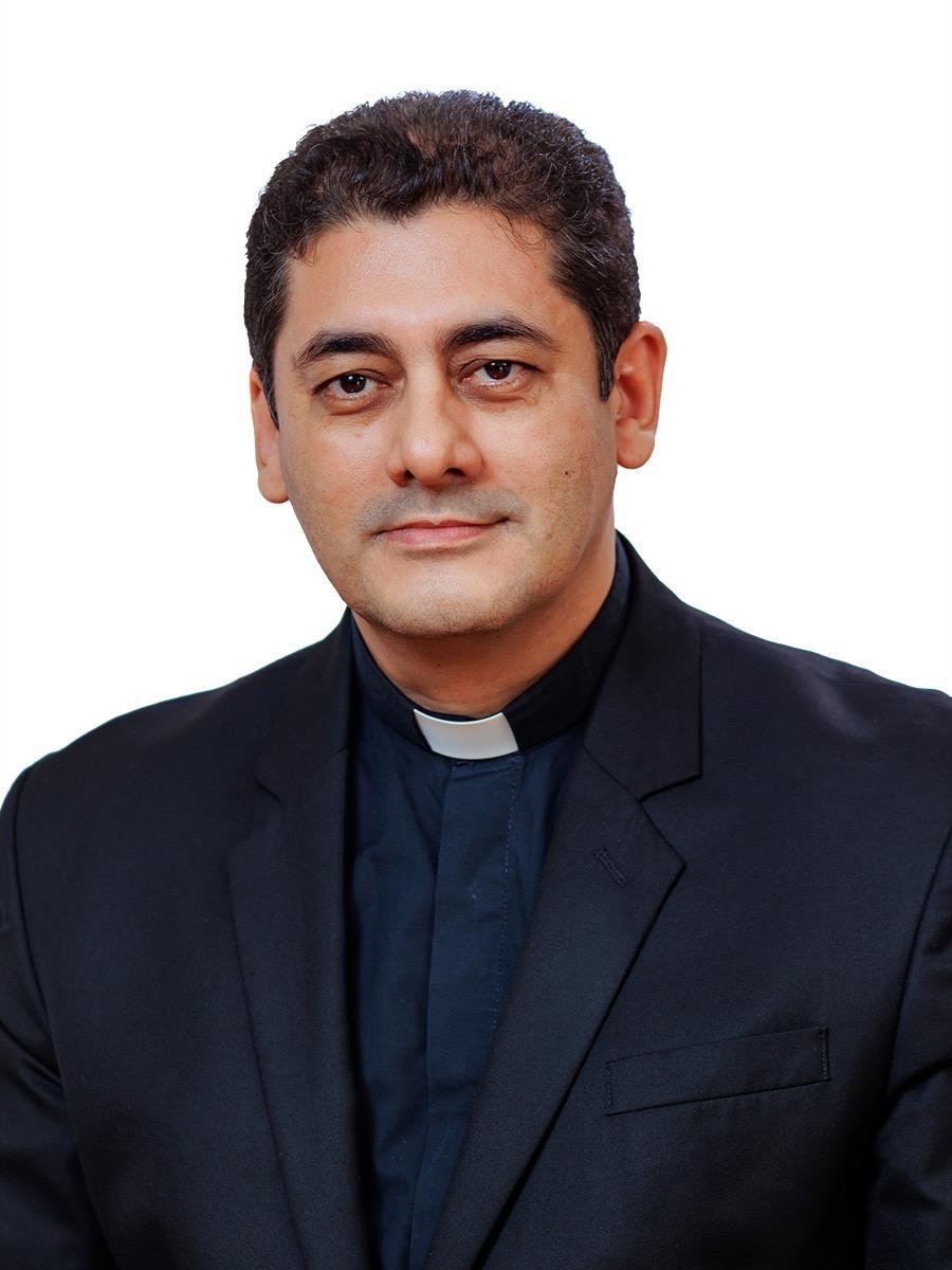 Padre James Clavijo Ortiz será el nuevo párroco de Manzanares desde ...